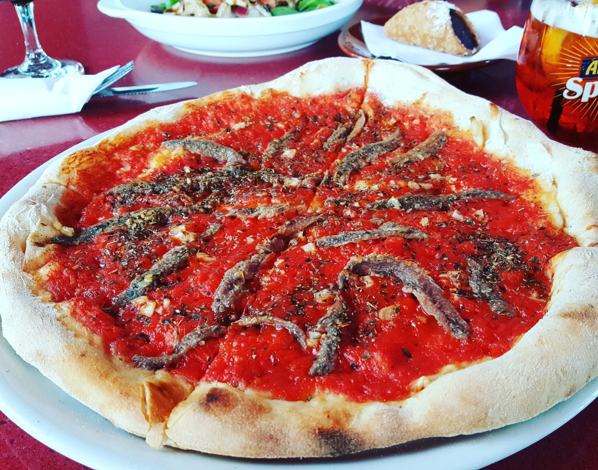 How do you eat your pizza? Mine, with a fork and a knife! – Pizza Fork ...